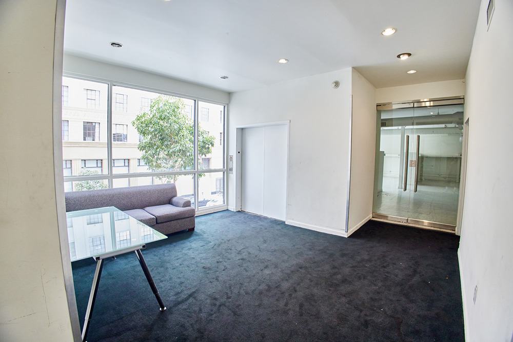 Corner Center Second Floor - DTLA LEASING