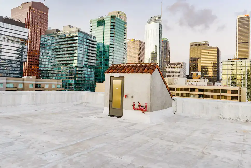 Standard Oil Building Rooftop - DTLA LEASING